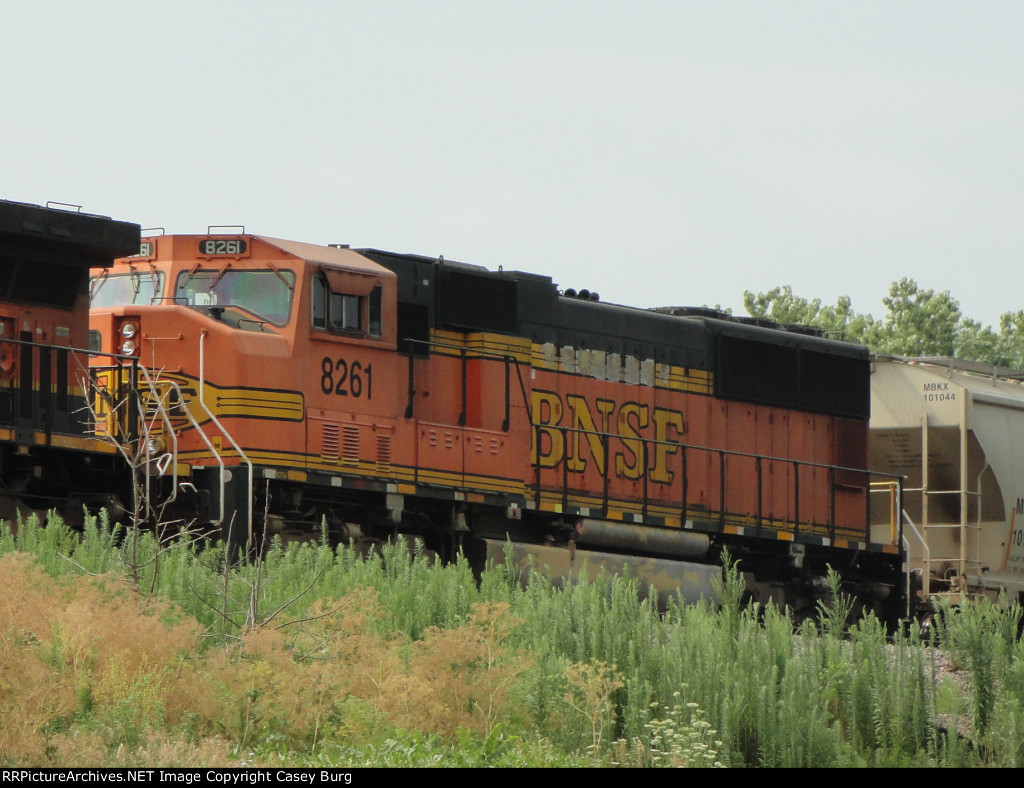BNSF 8261
